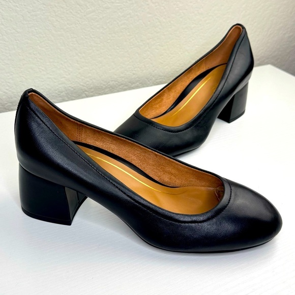 Vionic | Shoes | Vionic Black Leather Carmel Heel Sz 8 Round Toe Chunky ...